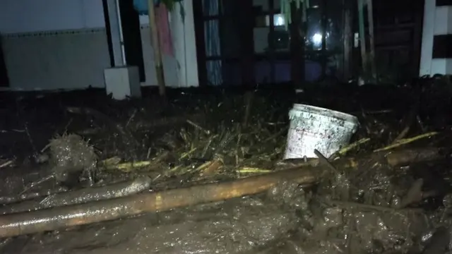 Banjir Bandang di Lereng Gunung Ijen Bondowoso Sisakan Material Lumpur hingga 60 Sentimeter ...