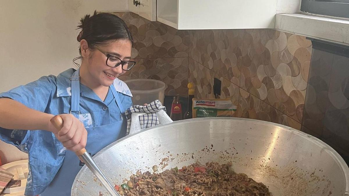 Adu Gaya Masak Besar Para Artis, Prilly Buat Rendang 9kg Sampai Nagita ...