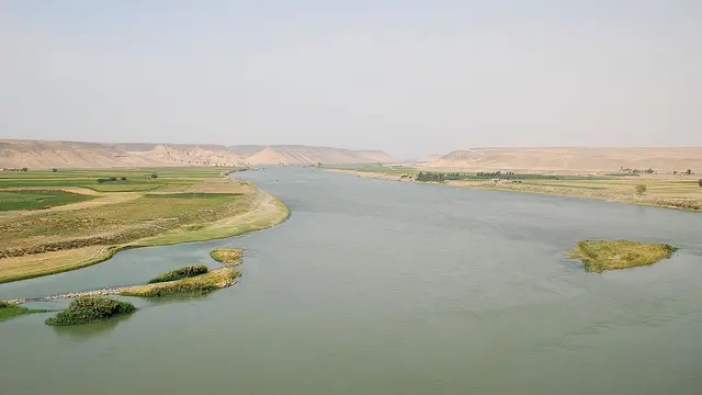 Sekarang Emas Sungai Eufrat Diburu Warga Suriah, Disebut Fenomena Tanda ...