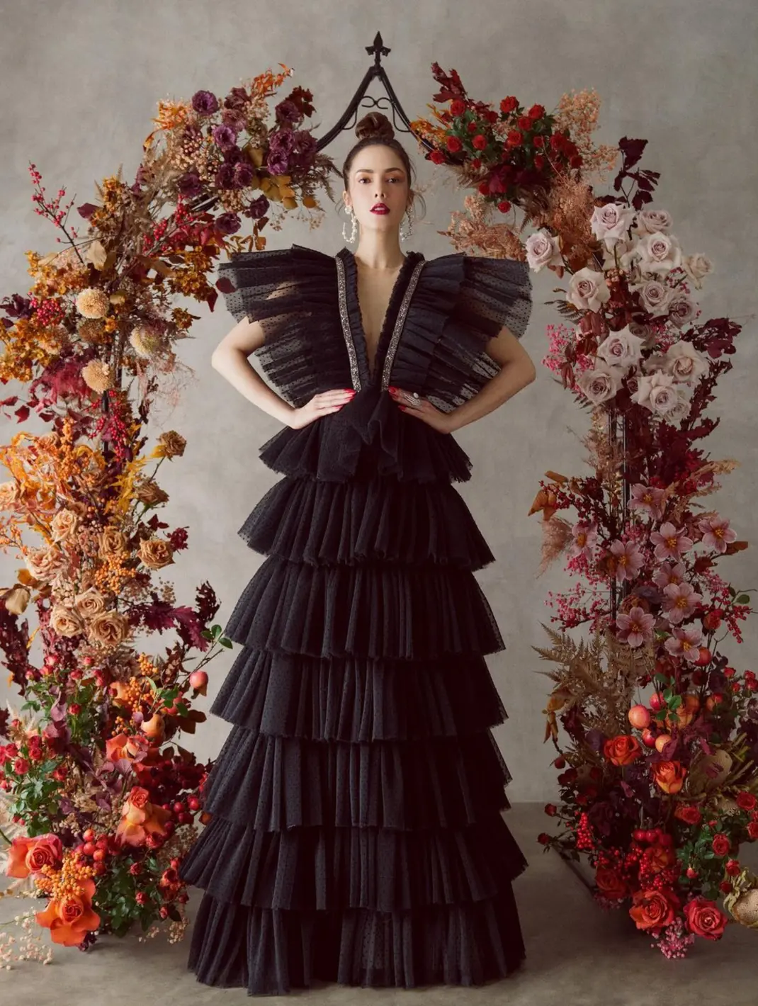 FOTO: Gaya Pemotretan Cathy Sharon dengan Gaun Hitam, Tampil Elegan ...