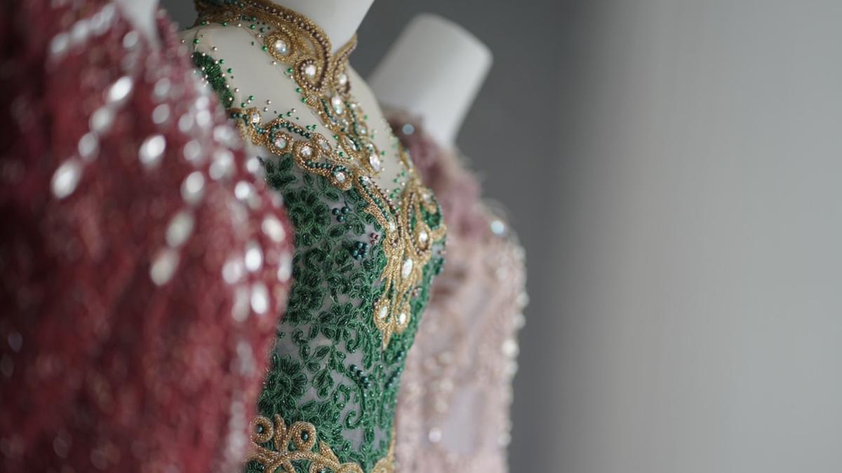 7 Model Payet Kebaya Brokat dengan Pesona Elegan yang Memikat - Fashion ...