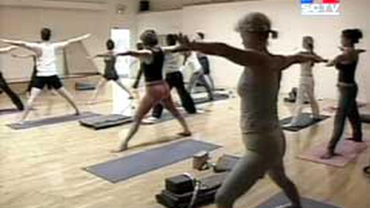Yoga Ngetren di AS