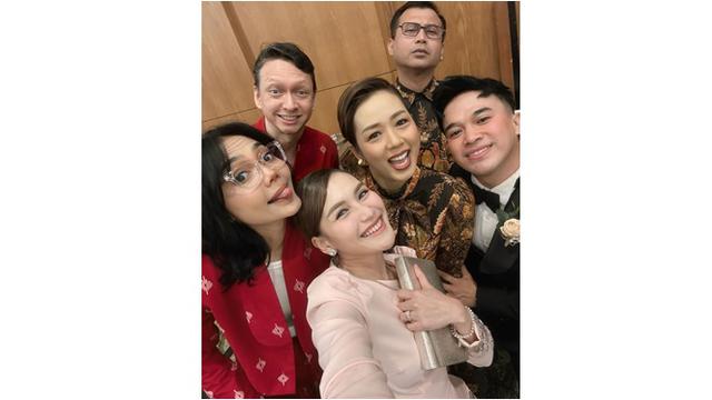 8 Potret Tamu Artis di Pernikahan Boiyen dan Rully Anggi Akbar, Tampil ...