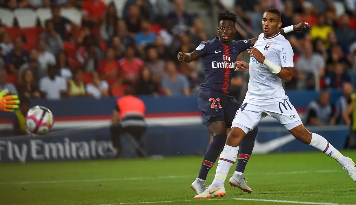 FOTO: Debut Manis Anak Presiden Liberia di PSG - Foto Liputan6.com