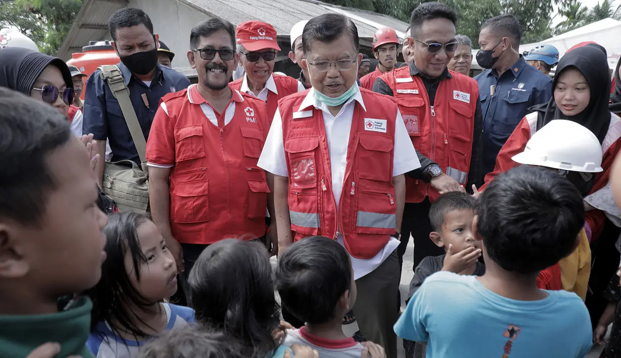 Ketua Umum PMI Jusuf Kalla Tinjau Lokasi dan Korban Gempa Cianjur - Foto Liputan6.com
