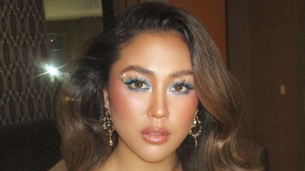 6 Pesona Sherina Kenakan Gaun Bak Princess saat Gala Premiere ...