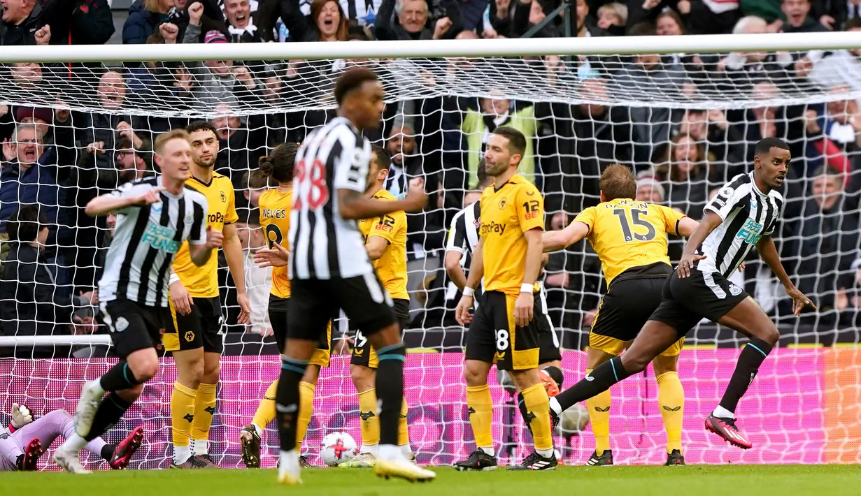 Kalahkan Wolverhampton Wanderers, Newcastle United Salip Liverpool di ...