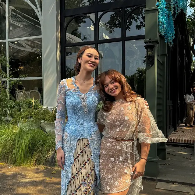 Namanya Sudah Diungkap, Ini 6 Potret Bridesmaid Aaliyah Massaid di ...