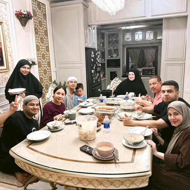 6 Potret Raffi Ahmad Sahur hingga Buka Puasa Bareng Rekan Artis, Ramadan Penuh Momen - Hot ...