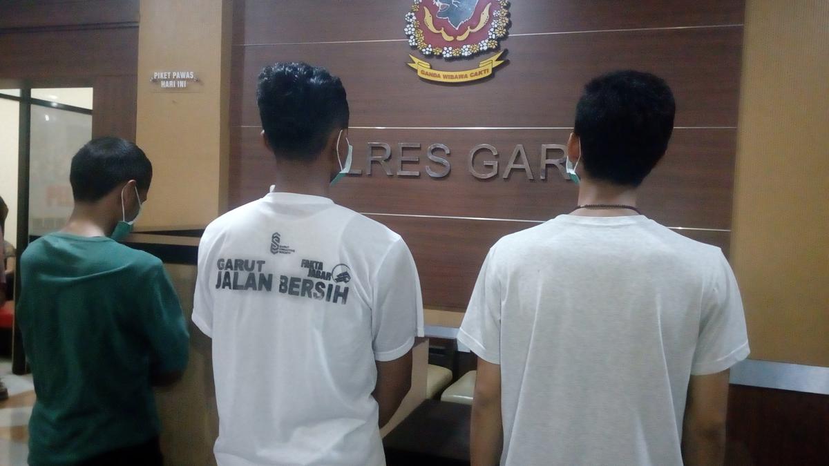 Pelaku Pembakaran Bendera HTI di Garut Minta Maaf - Regional Liputan6.com