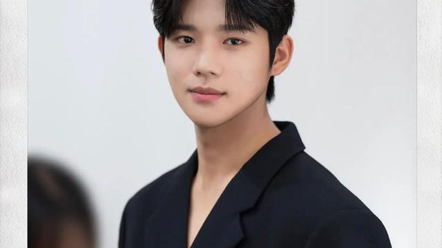 5 Potret Moon Sang Min, Aktor Ganteng Pemeran Pangeran Seongnam di ...