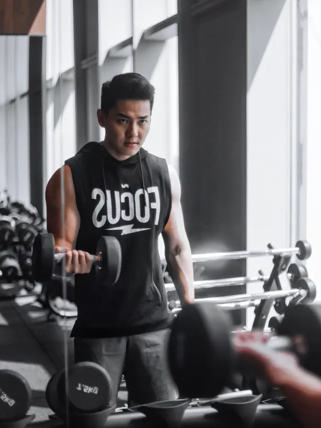 7 Potret Kekar Matthew Gilbert, Wakil Indonesia di Mister Supranational ...