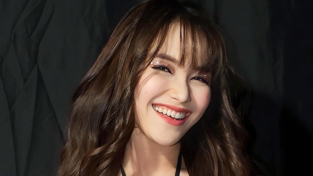 13 Potret Ayu Ting Ting yang Manglingi