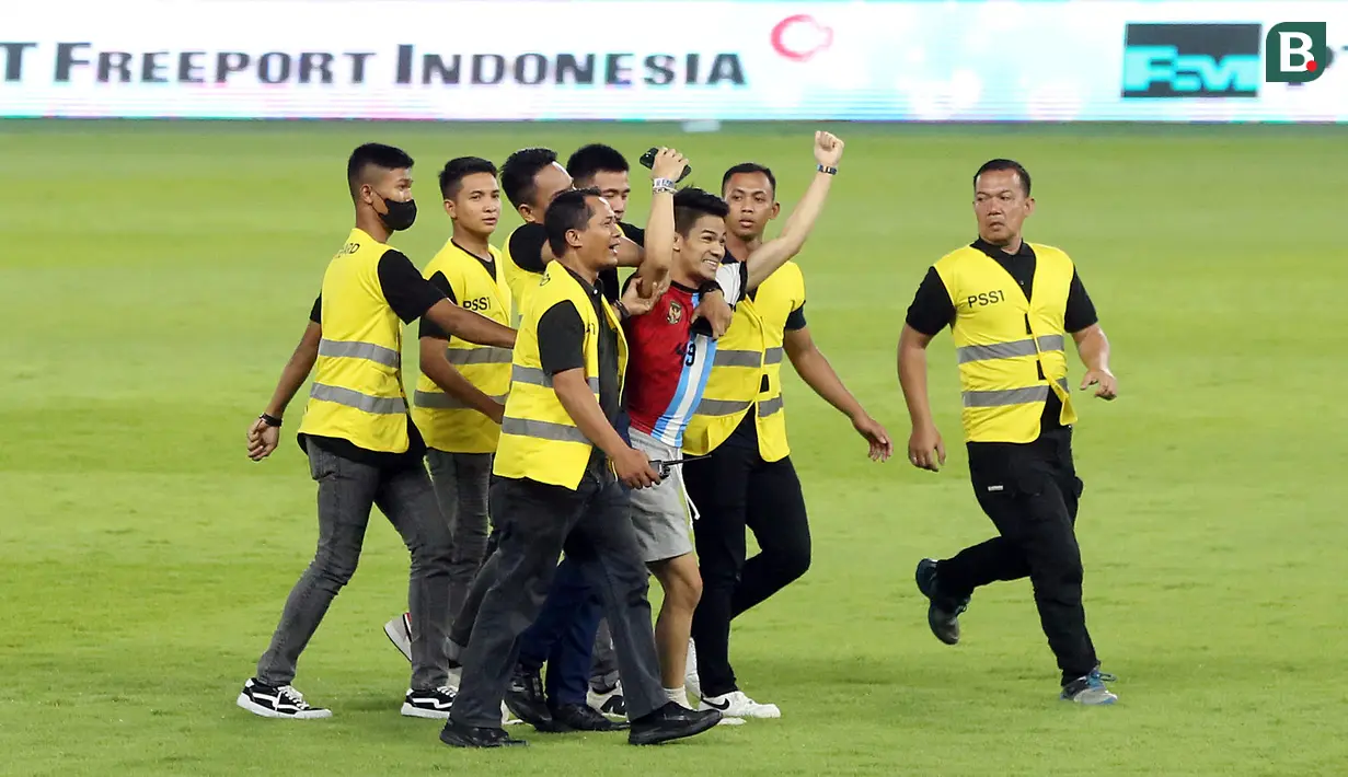 Foto: Cuma Mau Lakukan Ini, Fan Berat Garnacho Nekat Menerobos Masuk ke Lapangan - Indonesia ...