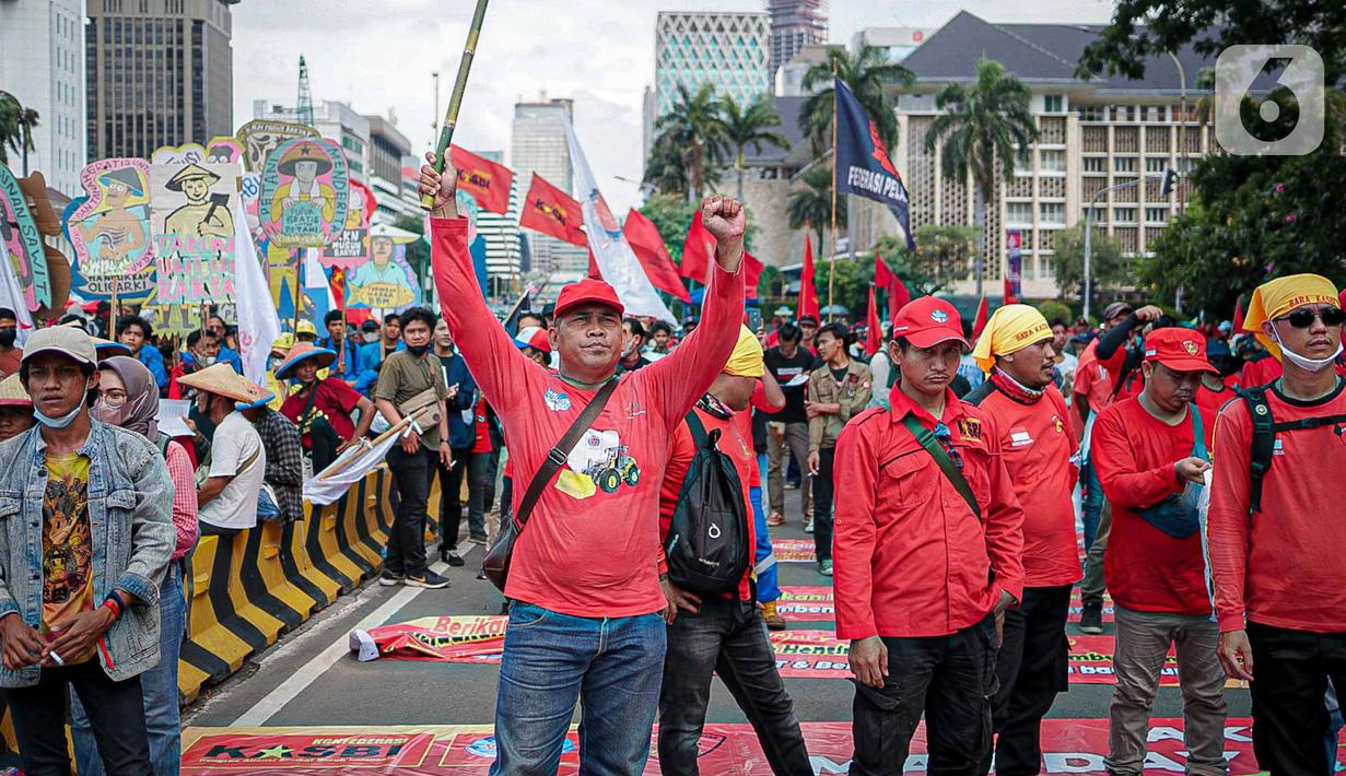 FOTO: Buruh dan Mahasiswa Gelar Aksi Unjuk Rasa - Foto Liputan6.com