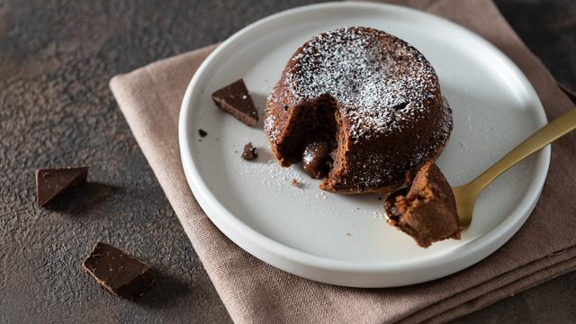 5 Resep Lava Cake Coklat Lumer dan Lembut di Mulut - Food Fimela.com