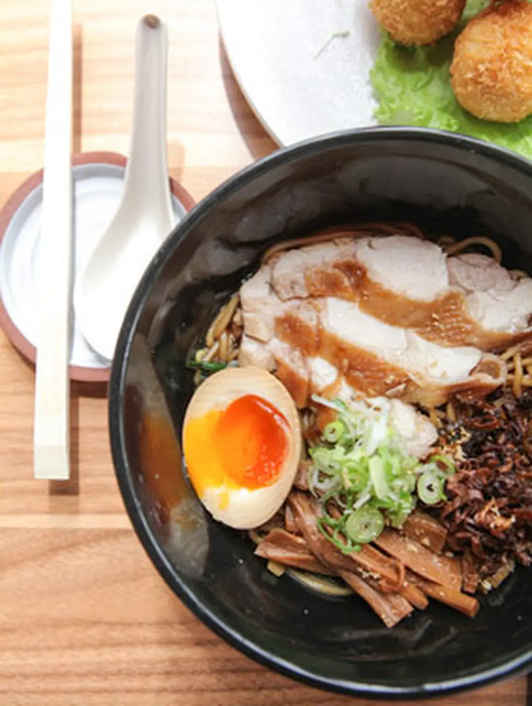 Suka Ramen? 3 Restoran Ini Wajib Dikunjungi!
