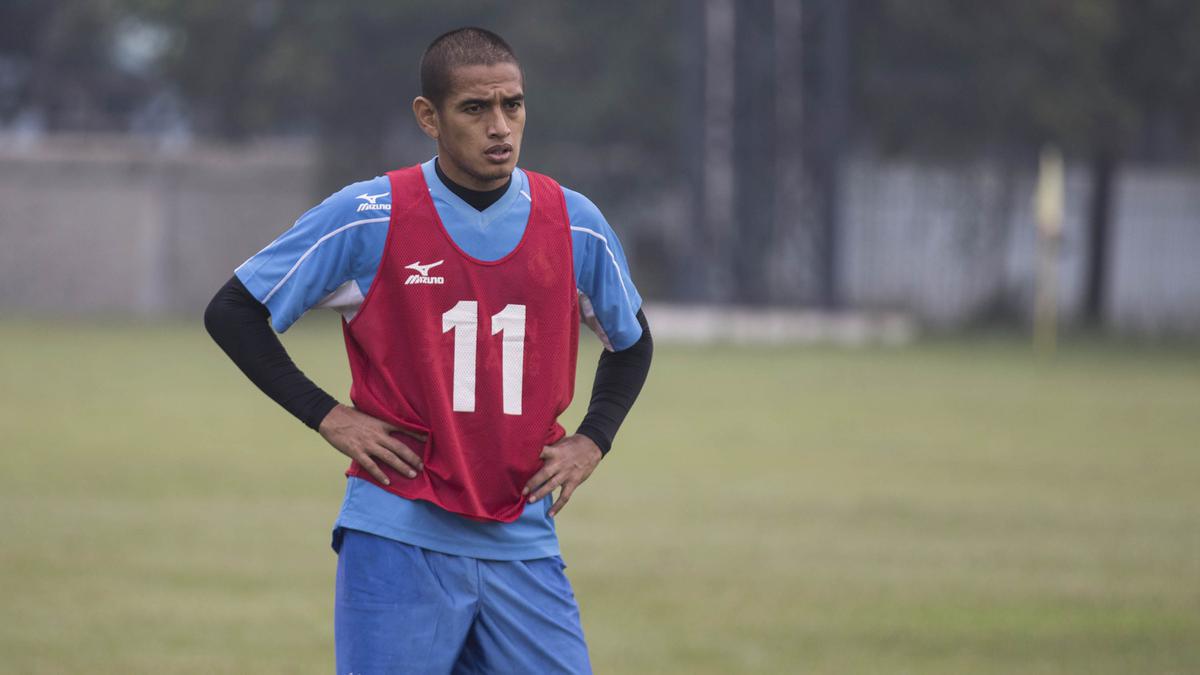 Ahmad Bakhtiar, Pengganti Sepadan Hengki Ardiles di Semen Padang ...