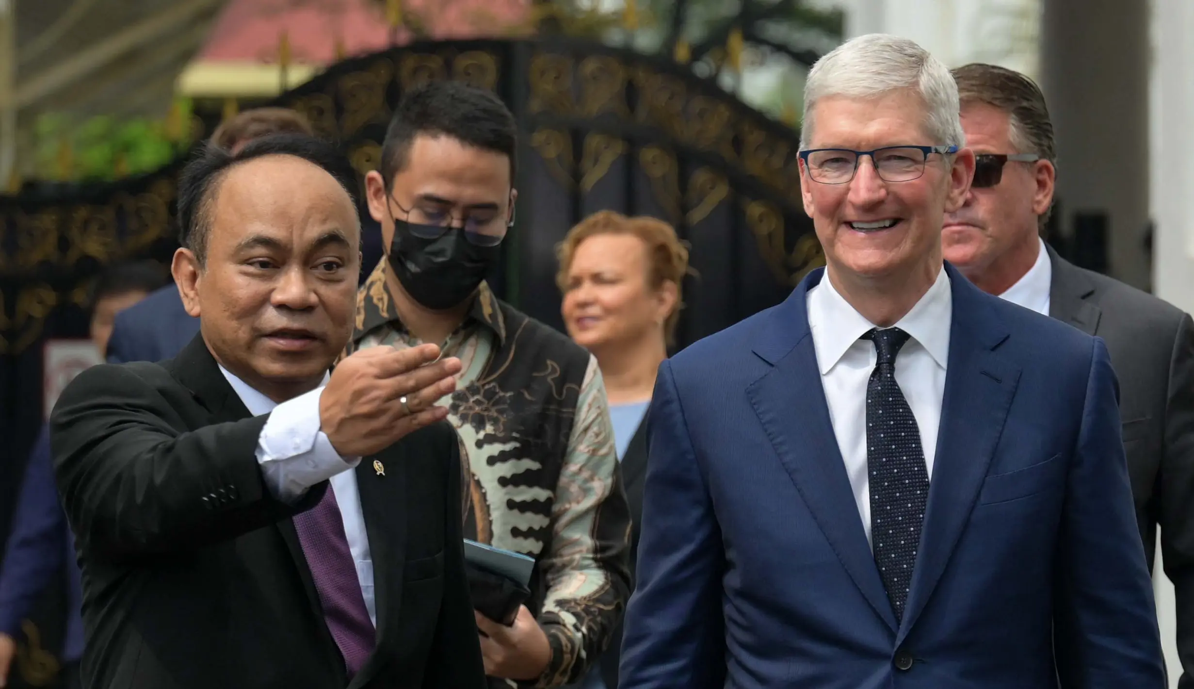 Bahas Peluang Investasi, CEO Apple Tim Cook Temui Presiden Jokowi di ...