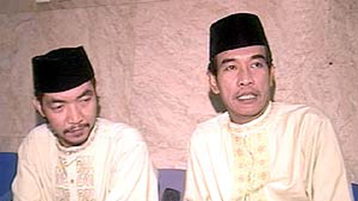 Topan-Leysus Berlebaran Tanpa Orangtua - ShowBiz Liputan6.com