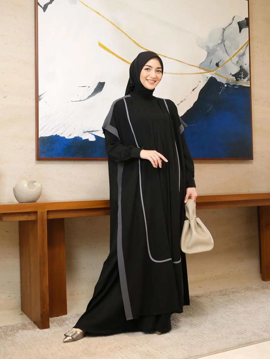 6 Ide Pakai Gamis dari Para Artis, Penampilan Simpel tapi Nggak Bikin ...