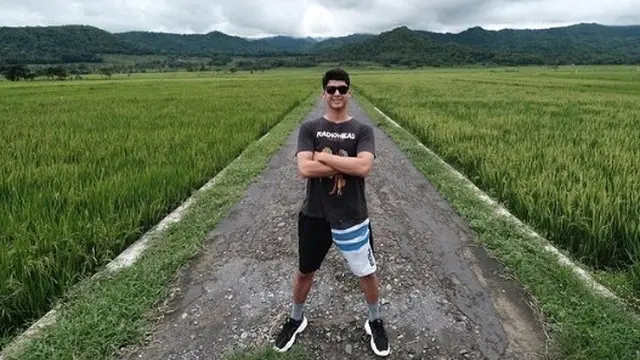 6 Gaya Cowok Mamba ala Al Ghazali, Memikat Pakai Serba Hitam ...