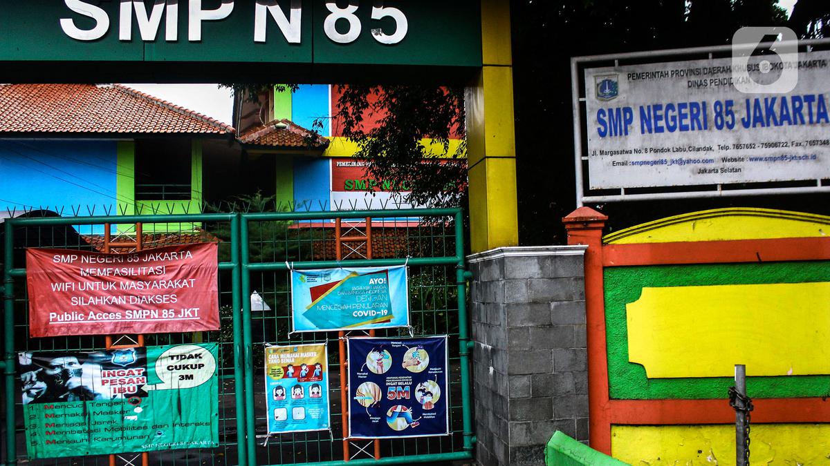 Suasana SMPN 85 Jakarta yang Lockdown - Foto Liputan6.com