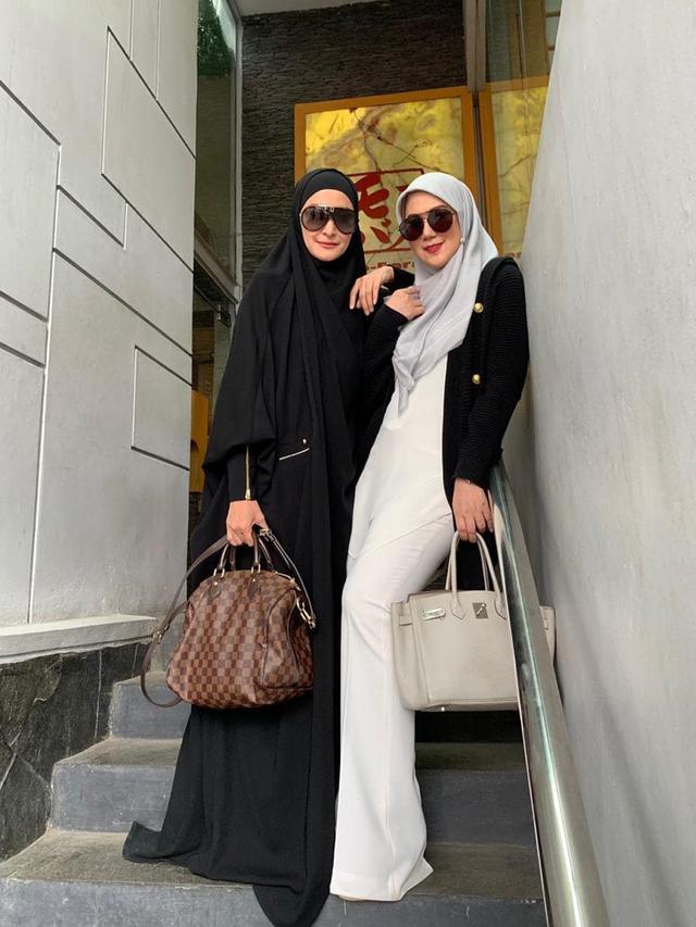 6 Momen Persahabatan Marini Zumarnis dan Inneke Koesherawati yang Kompak Banget - Hot Liputan6.com