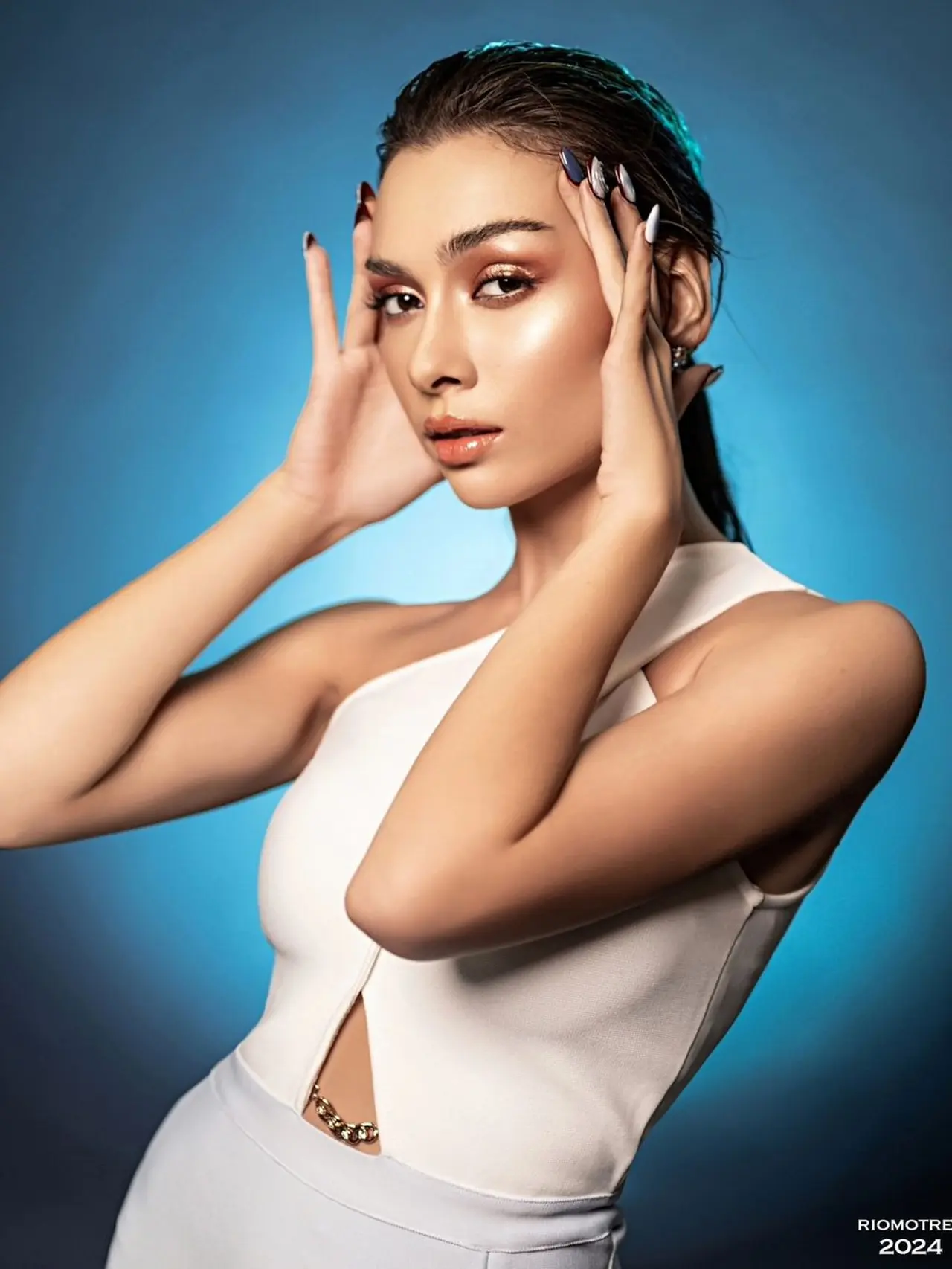 8 Potret Dosma Hazenbosch yang Diduga Pacar Baru Rizky Nazar, Jadi Sorotan - Hot Liputan6.com