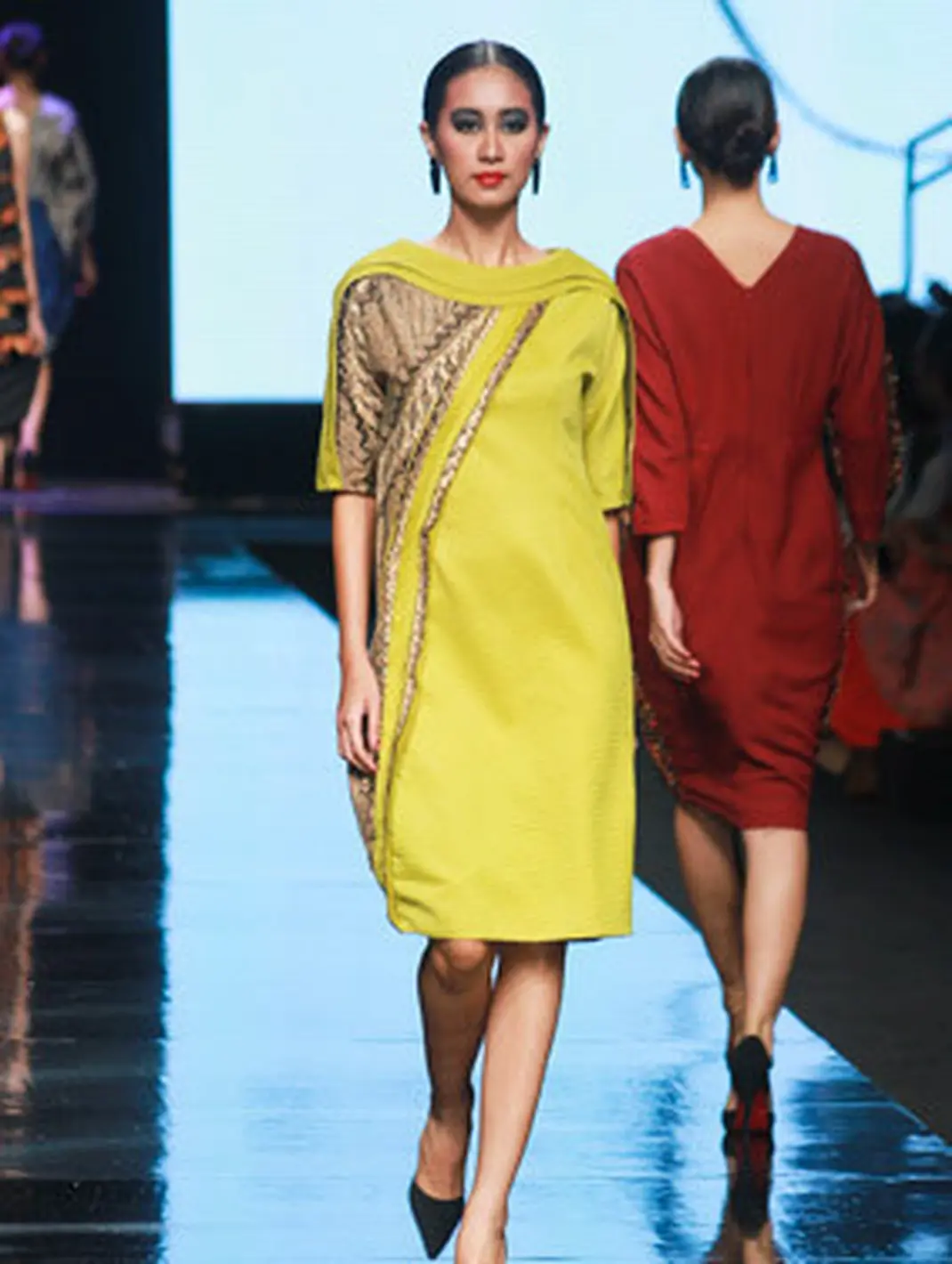 Kain Tenun Olahan Obin, Oscar & Sofie - Photo Fimela.com