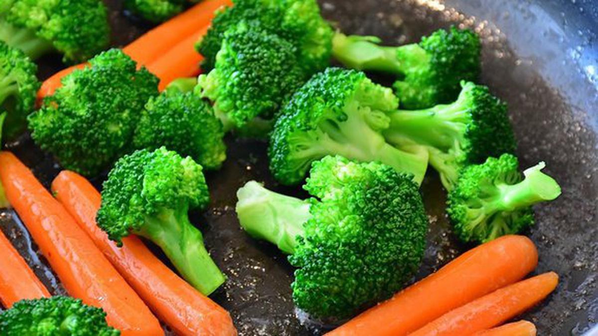 Resep Tumis Brokoli Wortel Super Praktis dan Enak