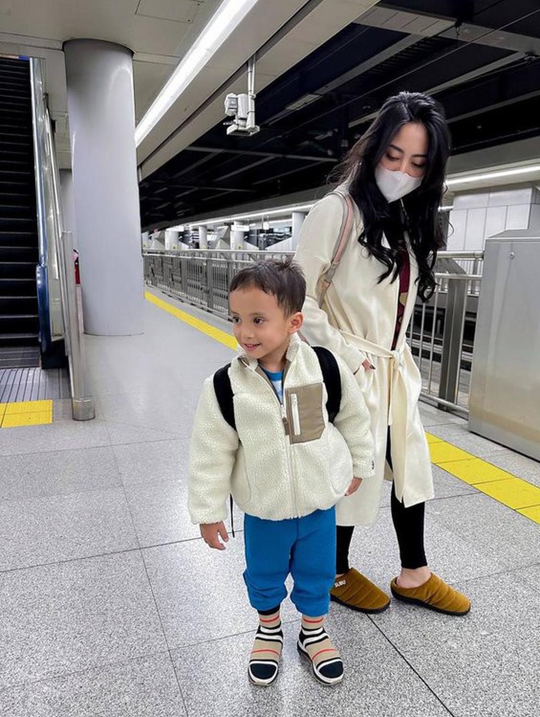 Potret Rachel Vennya Liburan di Jepang, Bareng Xabiru dan Chava di ...