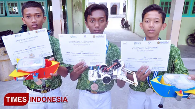 Membanggakan, 3 Siswa MTs di Gresik Juara Lomba Robot Internasional - Regional Liputan6.com