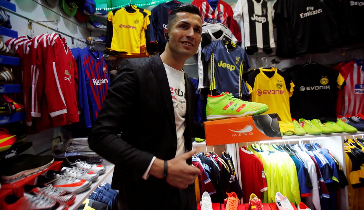 FOTO: Biwar Abdullah, Kembaran Cristiano Ronaldo Asal Irak - Foto ...