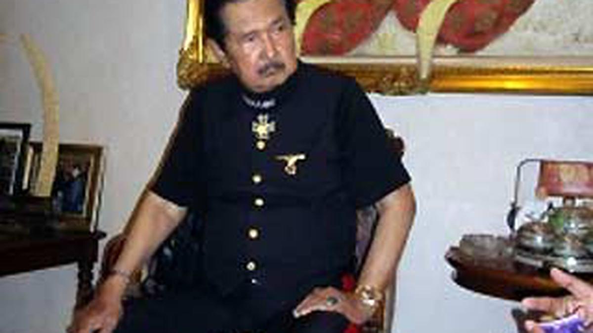 Rumah Herman Sarens Sudiro Dikepung - News Liputan6.com