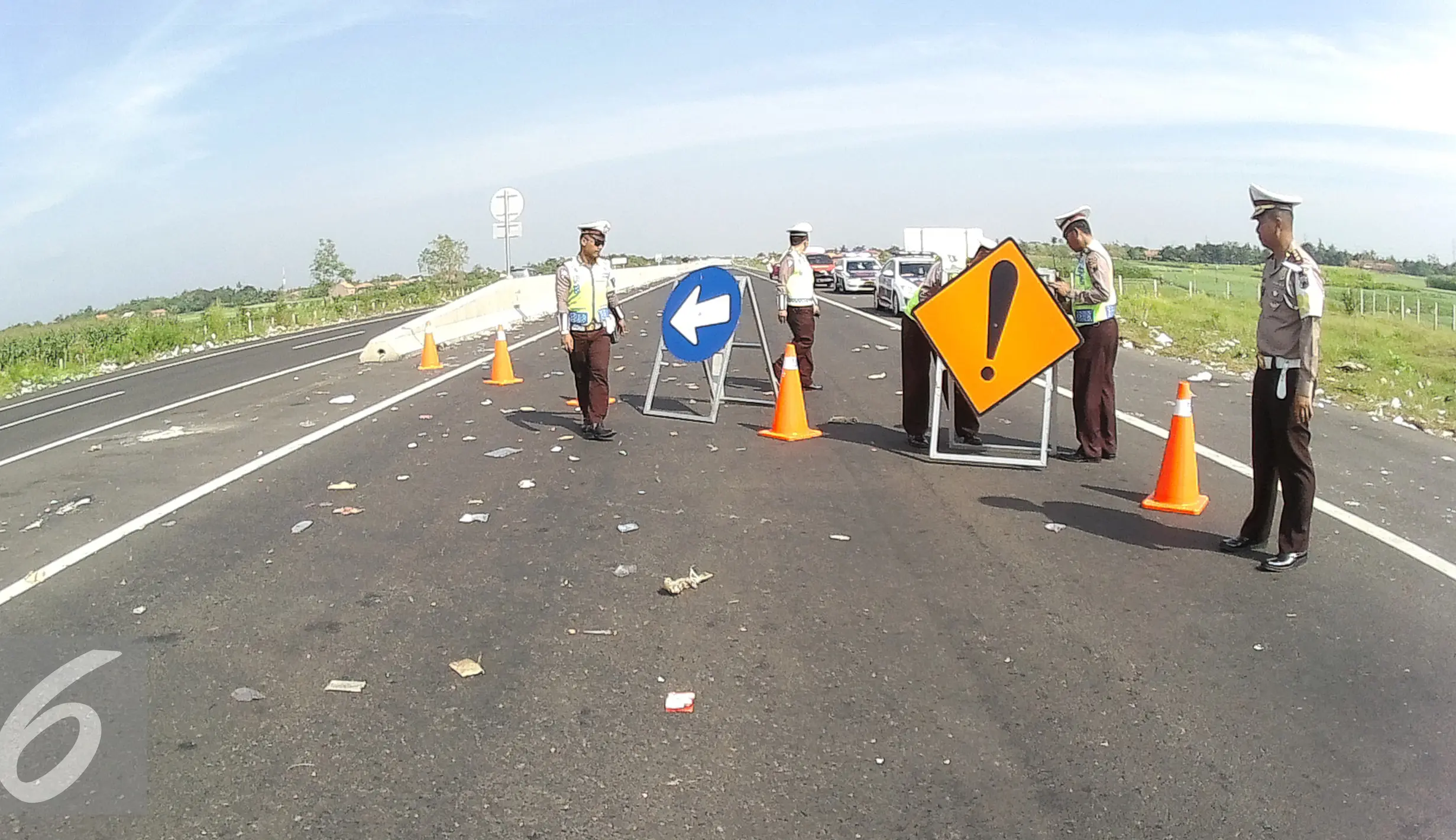 Cegah Macet, Contra Flow Diberlakukan di Pintu Tol Brebes Timur - Foto ...
