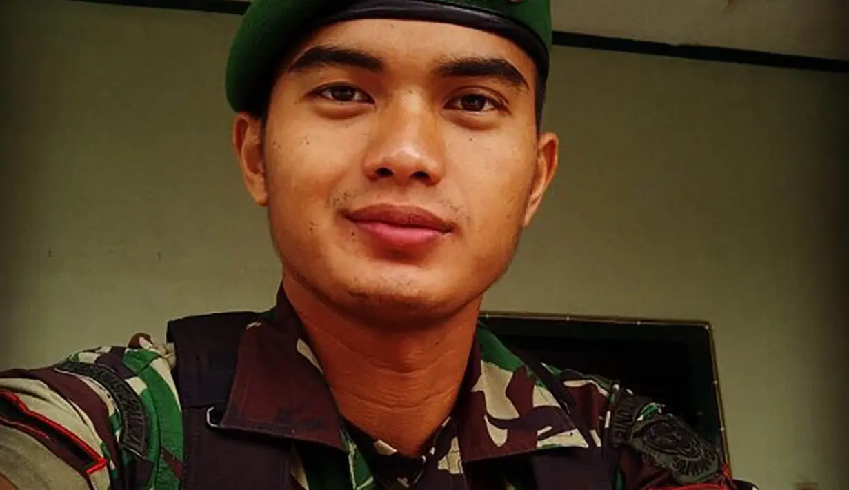 Gagahnya Skuat PS TNI dalam Balutan Seragam Militer - Foto Bola.com