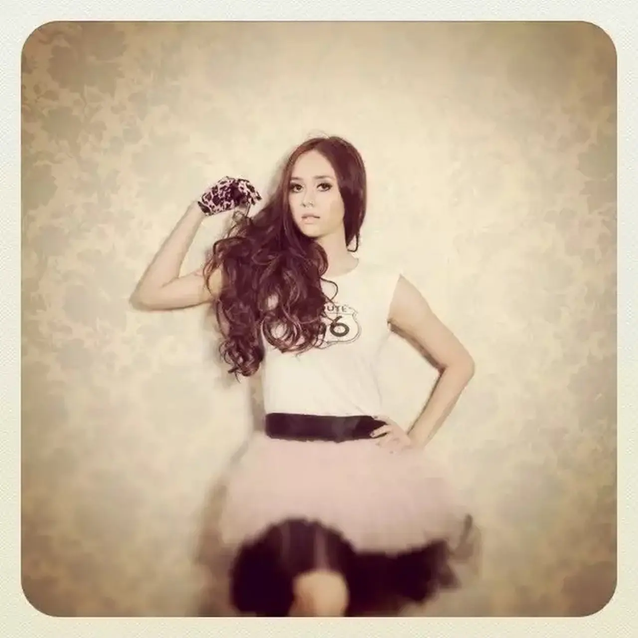 6 Foto Lawas Aura Kasih Saat Awal Karier, Bikin Pangling - Hot Liputan6.com