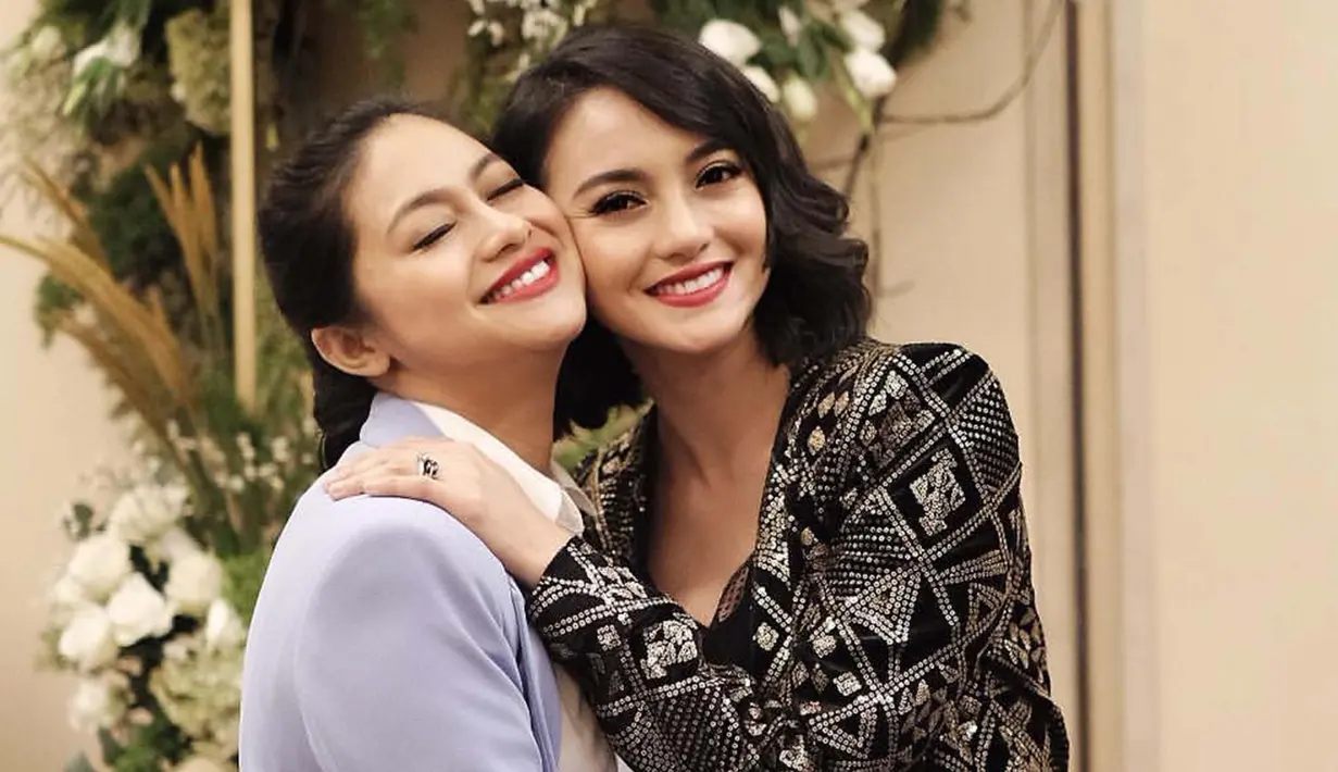 FOTO: Potret Ririn Ekawati dan Rini Yulianti, Kakak Beradik Bak Pinang ...