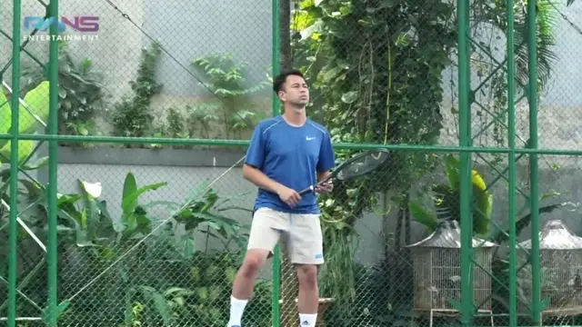 Bakal Tanding Tenis Lawan Desta, Ini 7 Potret Persiapan Raffi Ahmad ...