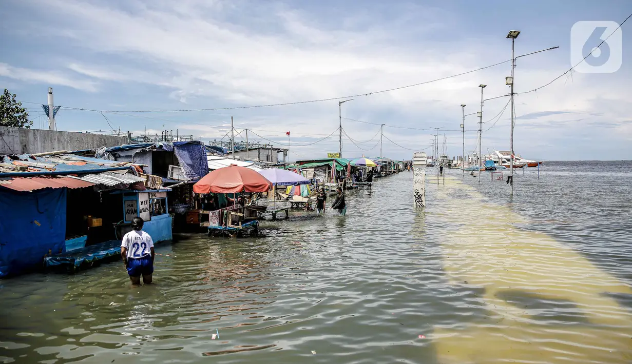 FOTO: Banjir Rob Masih Merendam Muara Angke - Foto Liputan6.com