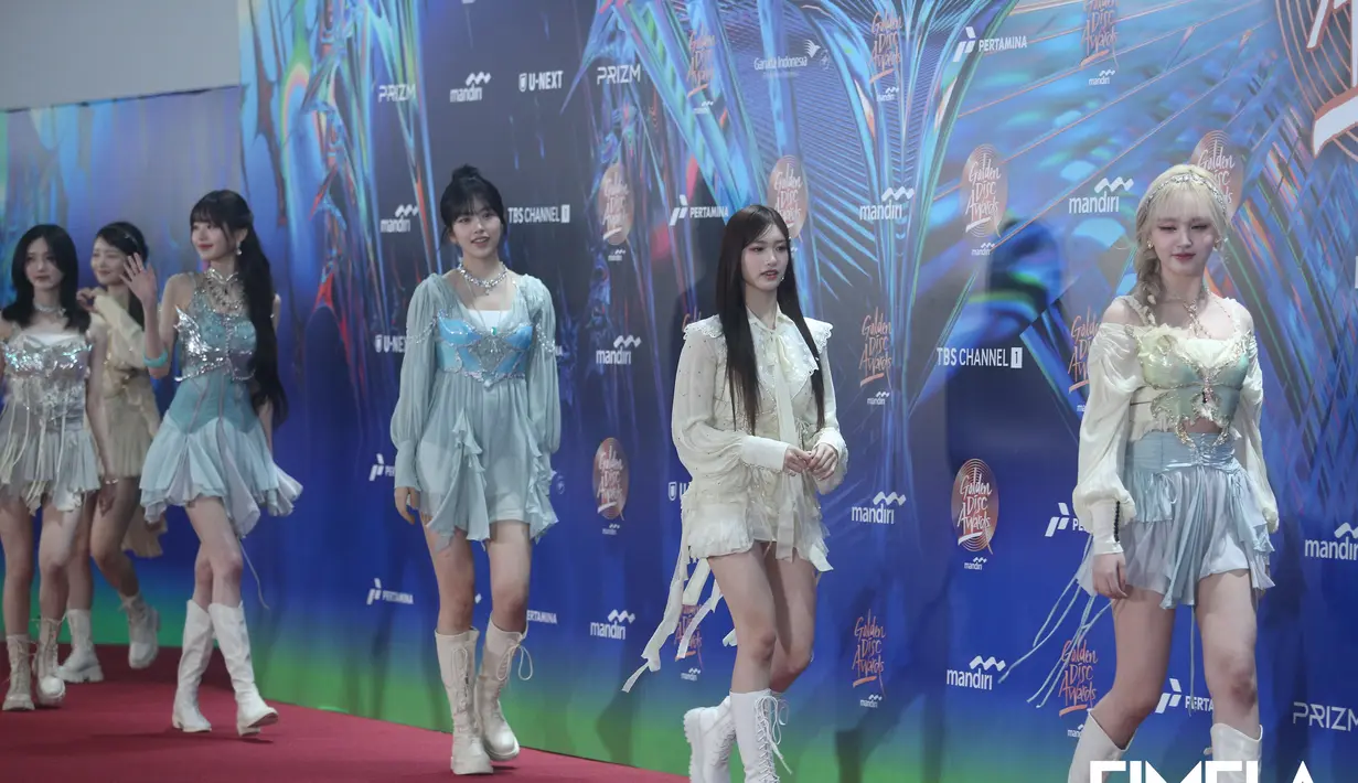 6 Potret IVE di Red Carpet Golden Disc Awards 2024, Tampil Memesona seperti Princess - Photo ...