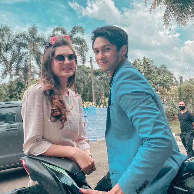 7 Potret Zoe Abbas Jackson dan Antonio Blanco Jr di Balik Layar, Kompak Banget - Hot Liputan6.com