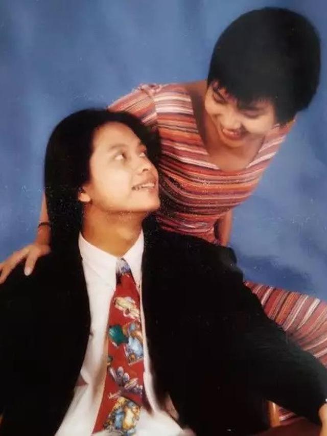 6 Foto Lawas Masa Pacaran Vokalis Band Tanah Air, Rayakan Valentine ...