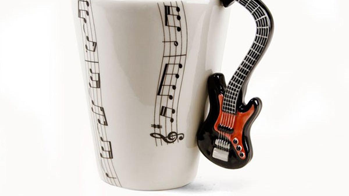 Ide Hadiah Menarik Untuk Dia si Penggemar Gitar - Photo Fimela.com