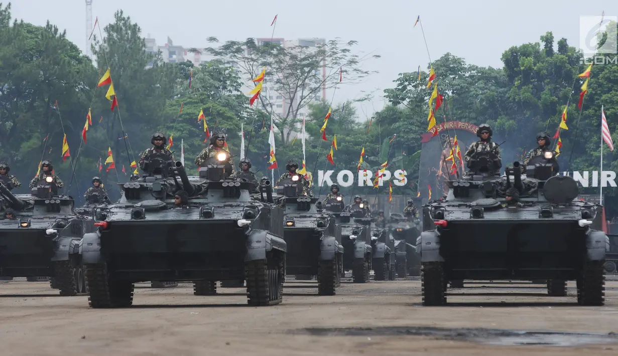 PHOTO: Defile Pasukan dan Kendaraan Tempur Meriahkan HUT Korps Marinir ...