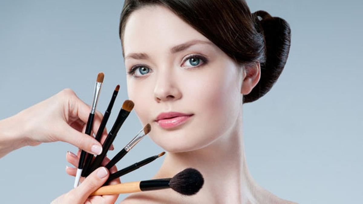 Tutorial Makeup Unik Ini Bikin Kamu Jadi Cantik