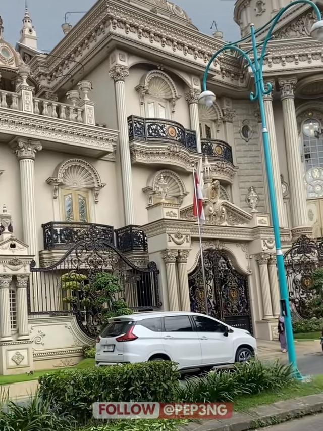10 Potret Rumah Mewah Bak Istana Disney Milik Sultan Sidoarjo, Bikin Takjub