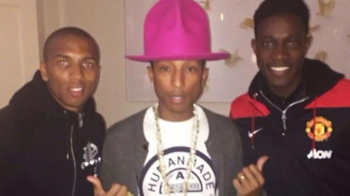 Duo MU Cegat Rapper AS Untuk Foto Bareng - Bola Liputan6.com