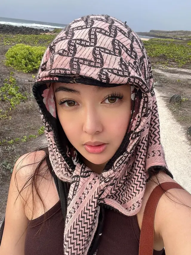 6 Potret Abigail Michelle, Viral Bawa Pesawat Sendiri untuk Nonton Bola di London - Hot Liputan6.com